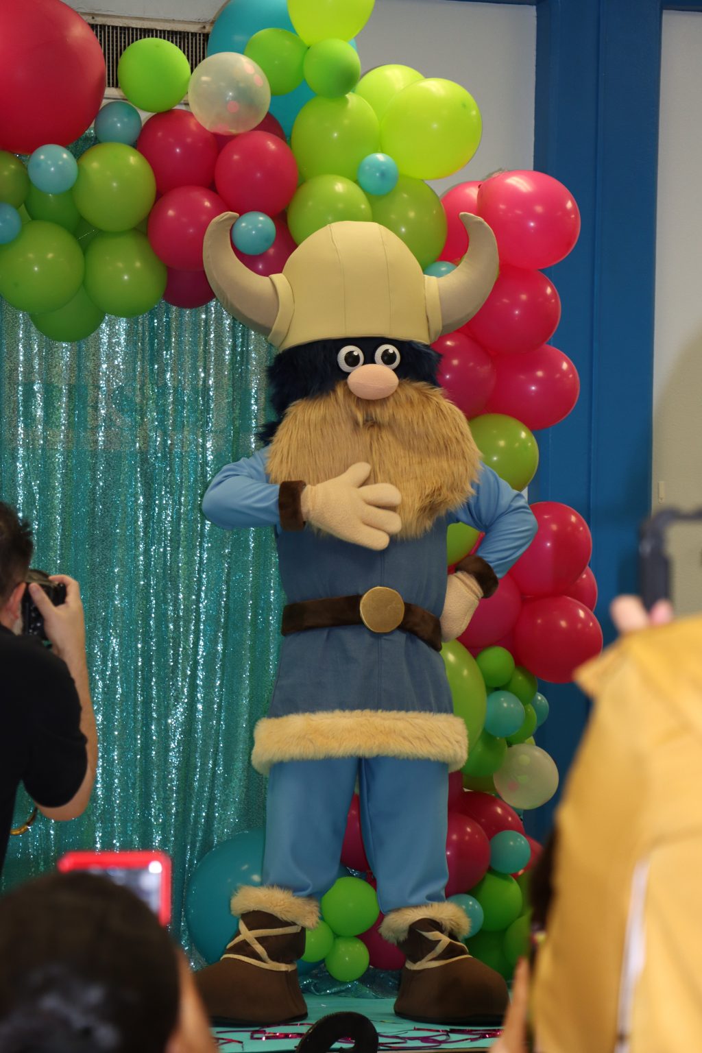 Valdar hits the runway with three new outfits – FOGHORN NEWS